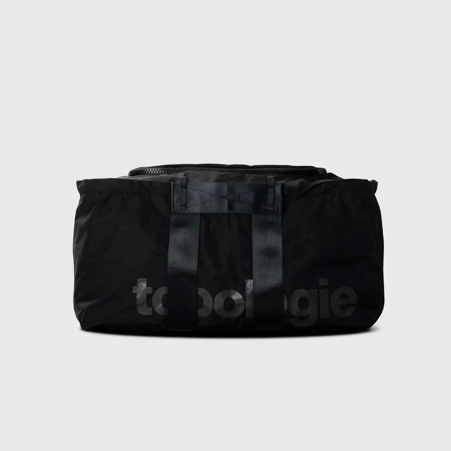 Topologie Summit Duffle Medium Black Tech Sateen | Maplestore