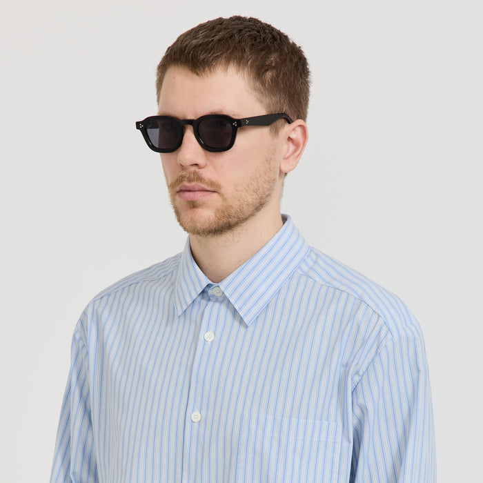 Akila Logos Black/Black | Maplestore